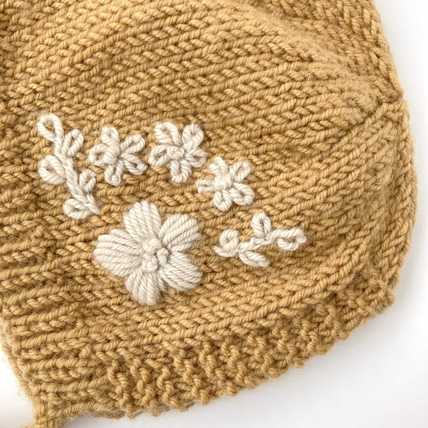 Baby Bonnet Knitting Pattern With Floral Embroidery - KENSI BONNET ...
